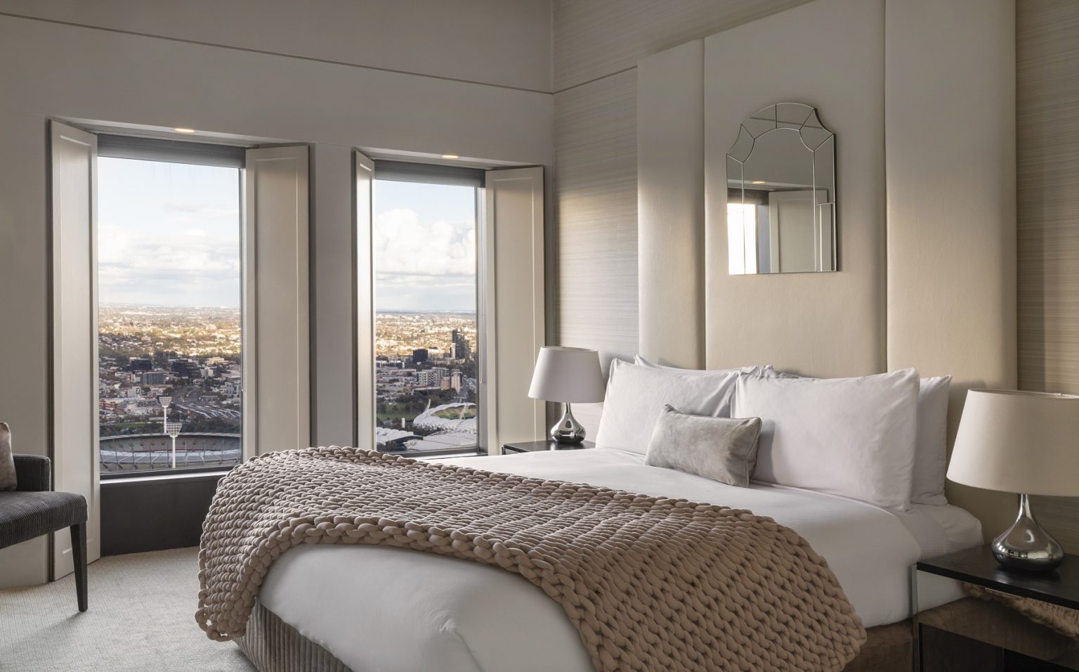 Deluxe Suite | 64 sqm | 50th Floor | Hermès Amenities | Sofitel